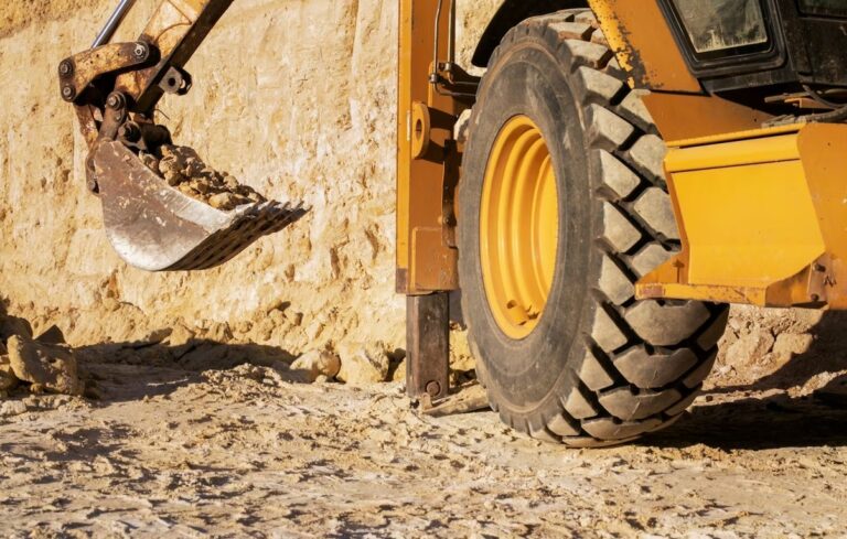 Trench Digger: Definition, Uses, and Benefits | Trenching & Tunneling ...